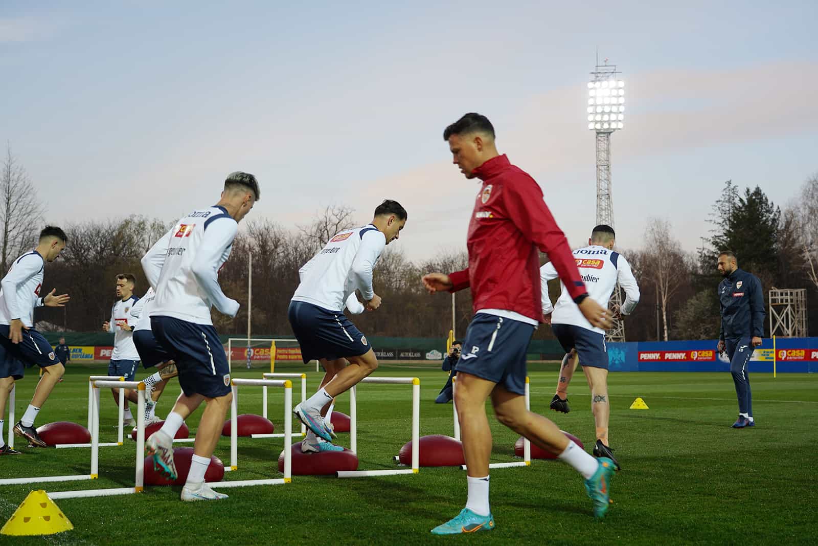 Echipa națională de fotbal a României se pregătește pentru campania de ...